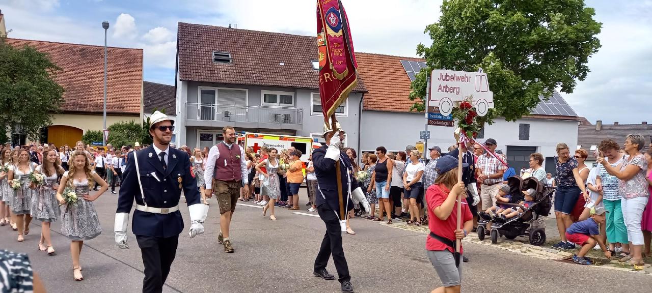 Die Feuerwehr feiert - und Arberg feiert mit! • Feuerwehr Arberg ...